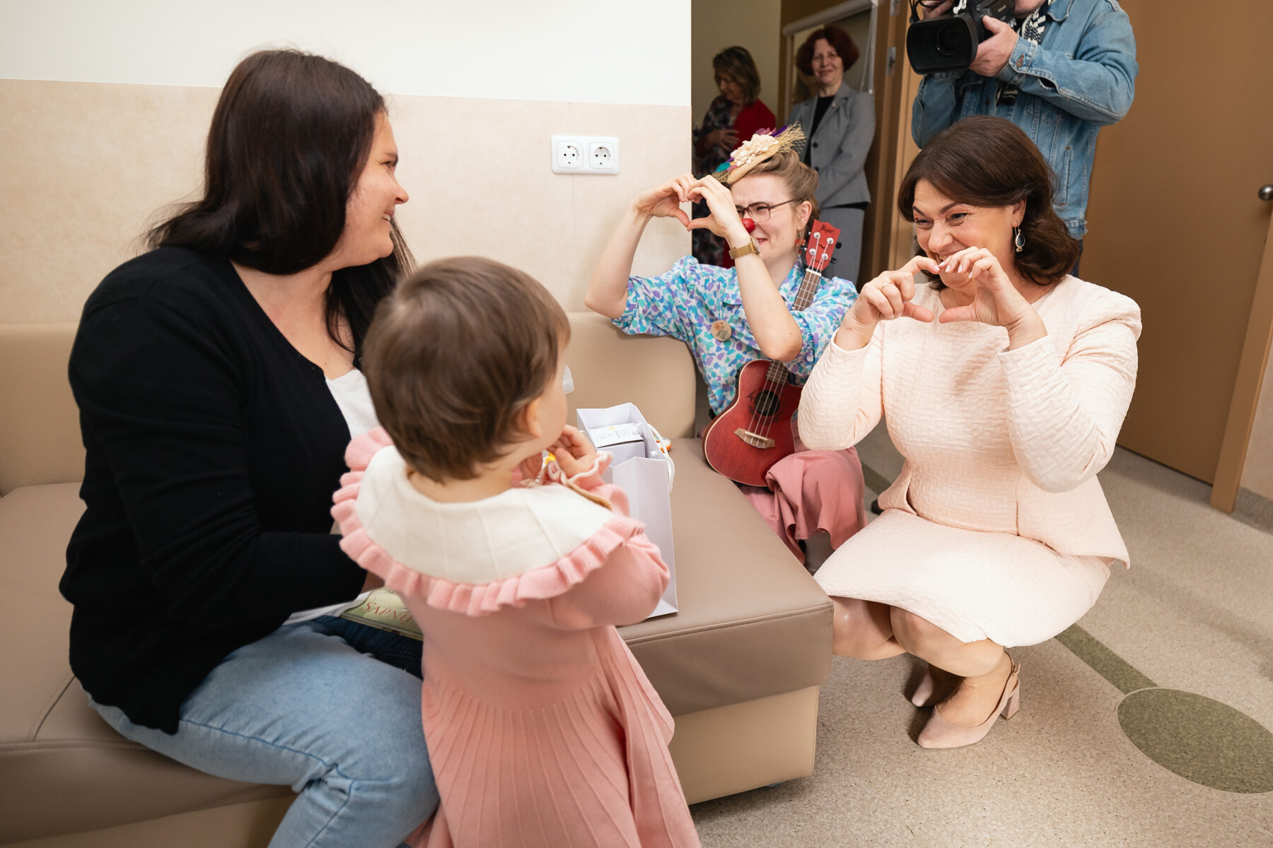 First Lady of Lithuania: Interactions between young patients and clown ...